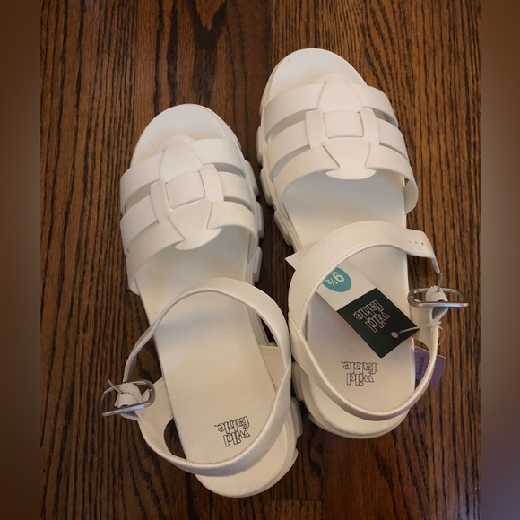 wild fable | Shoes | White Wild Fable Platform Sandals | Poshmark
